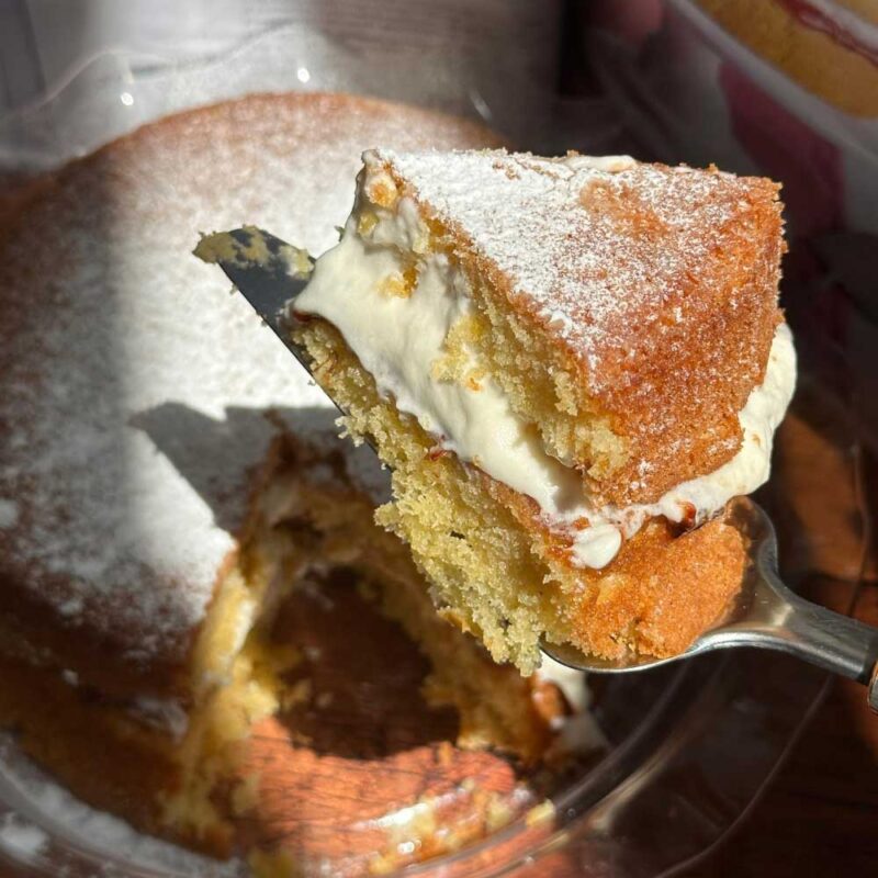 Victoria Sponge Cake - The Fairy Who Bakes